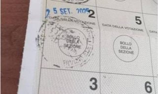 Elezioni 2022, timbro errato con data 2025 • Imola Oggi
