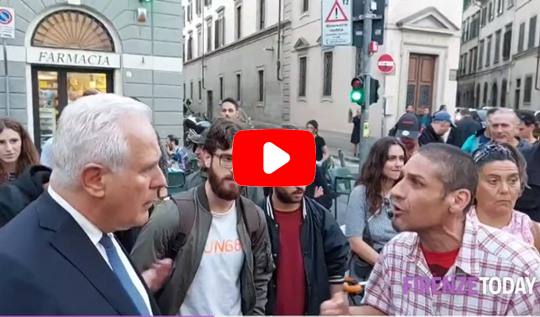 Firenze, Giani contestato in piazza: "vai via, non fare passerelle ...